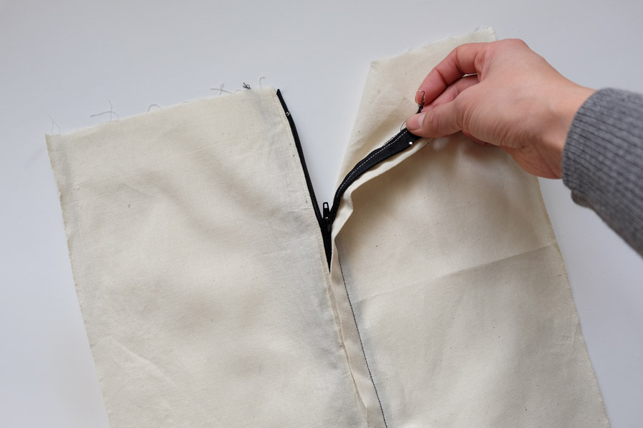 Zipper Tutorial - How to Sew a Centred Zip - The House of Sew